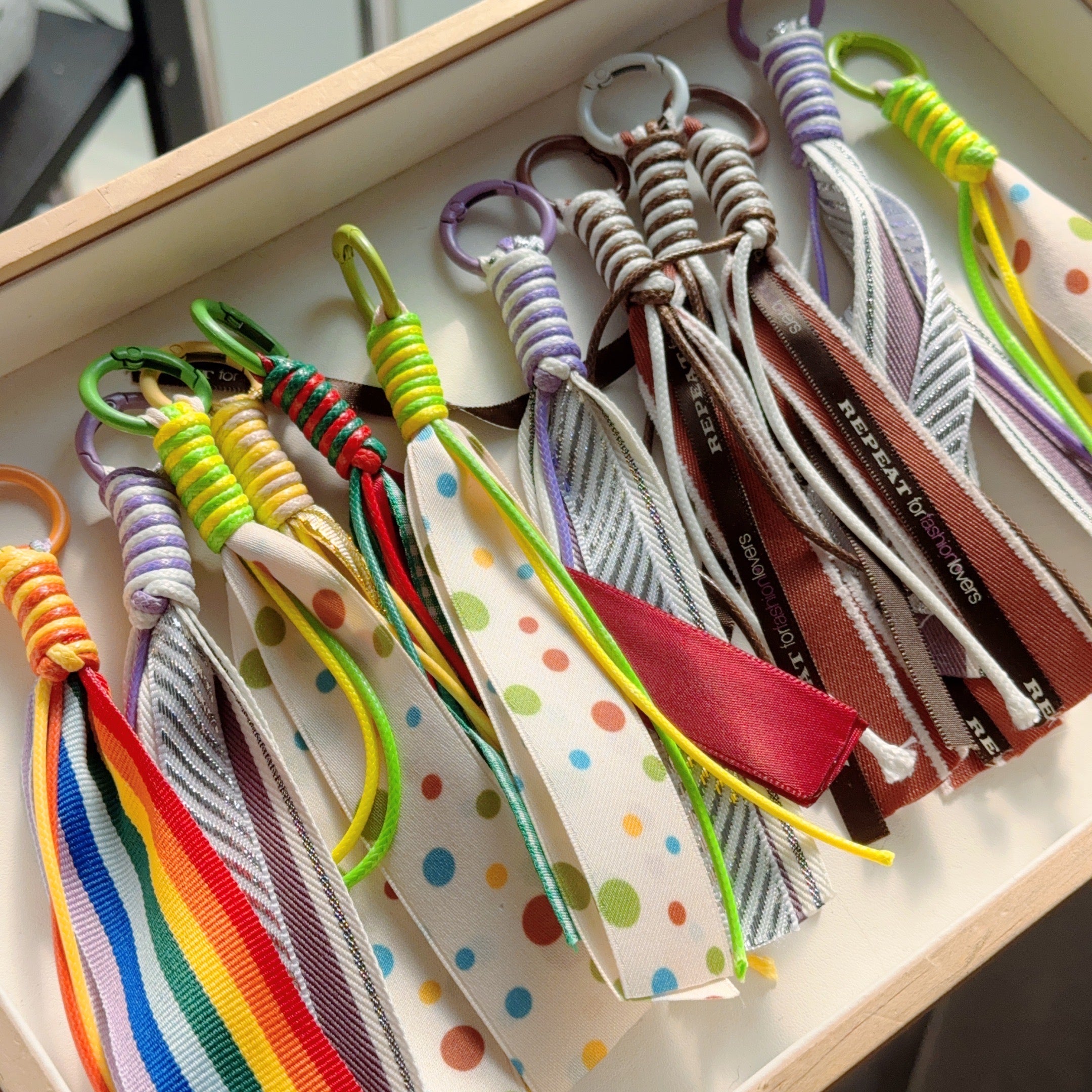 Tool-Hand-made Rainbow Threads （mix color) – hellokikinails
