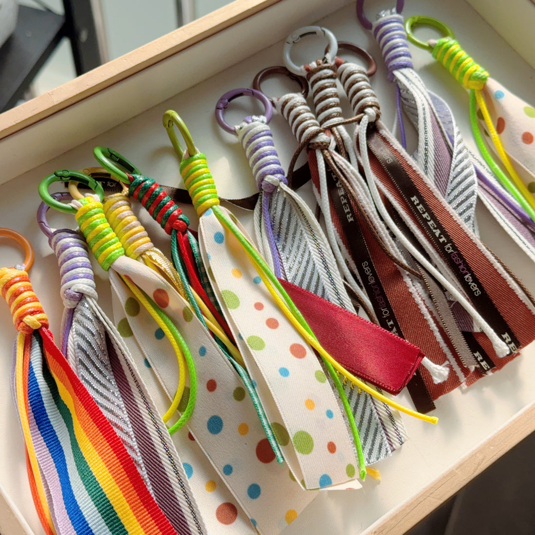 Tool-Hand-made Rainbow Threads （mix color) – hellokikinails